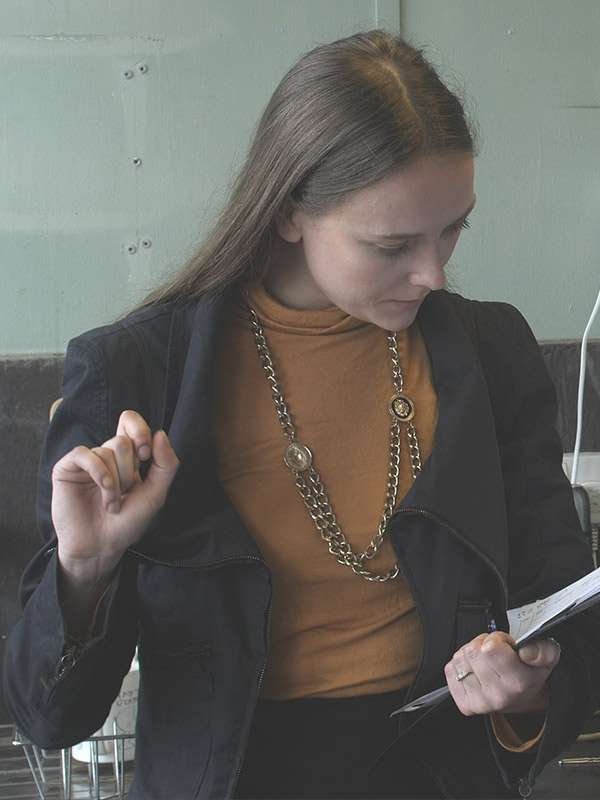 Meg Rennie Camerawoman 2022 Mandy Black Jacket - The American Outfit